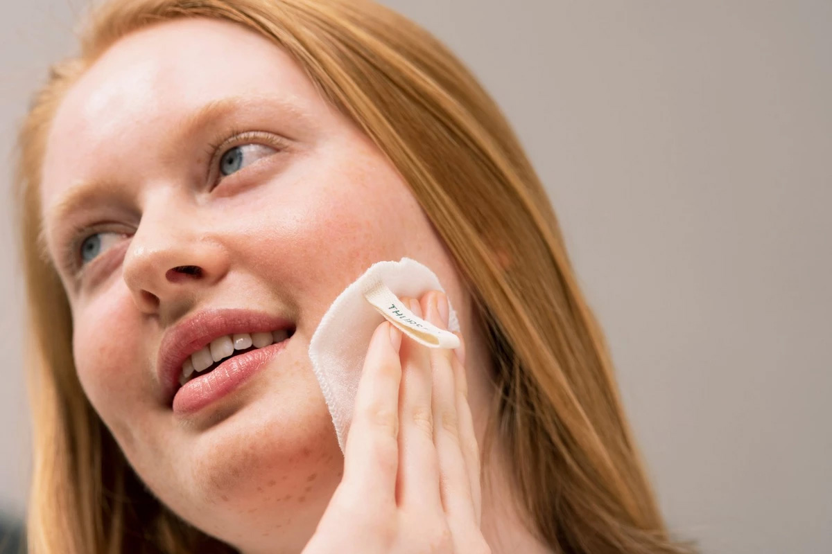 Facial Tools & Accessories | The Body Shop®